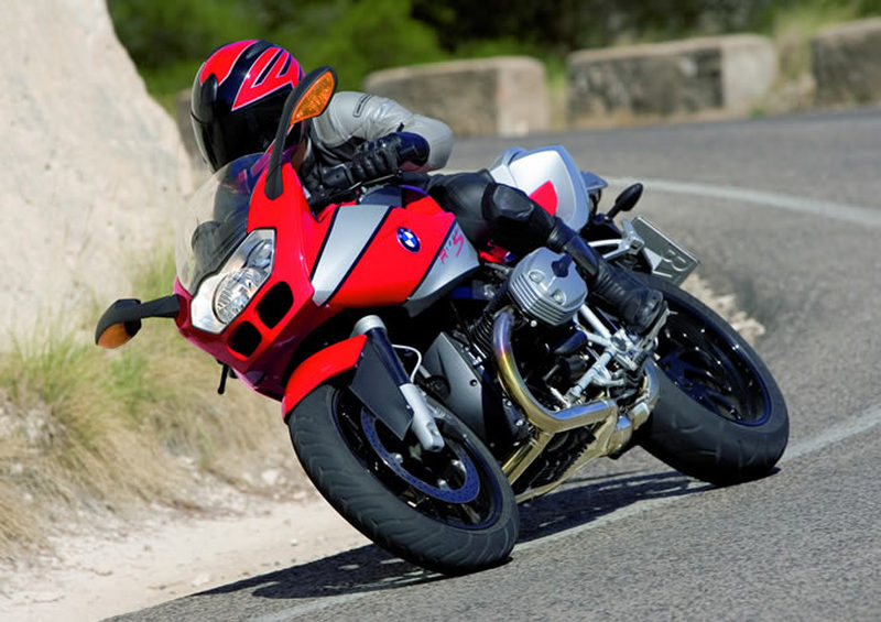 BMWバイク プロに聞く購入ガイド R1200S（2006-） トピックス | バージンBMW